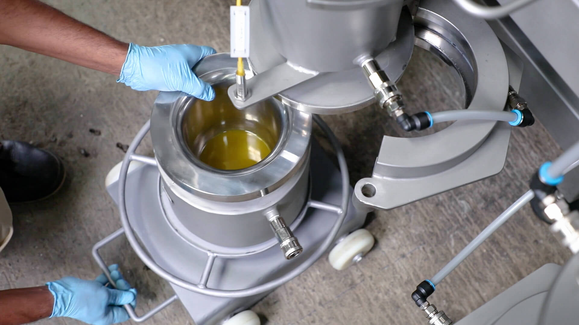 Consistent Flow Control for Efficient CO₂ Extraction
